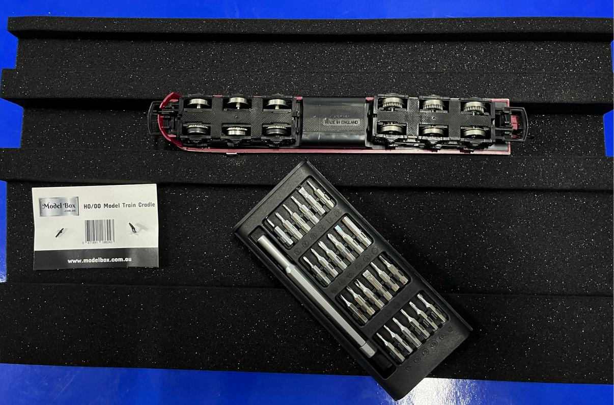 HO/OO Model Train Cradle with bonus precision screwdriver set – Model Box